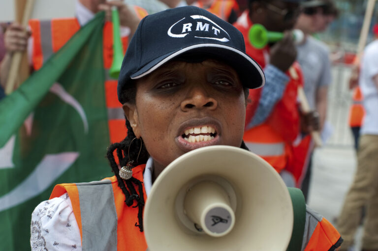 Britain: Historic RMT strikes show the way | Socialist World Media